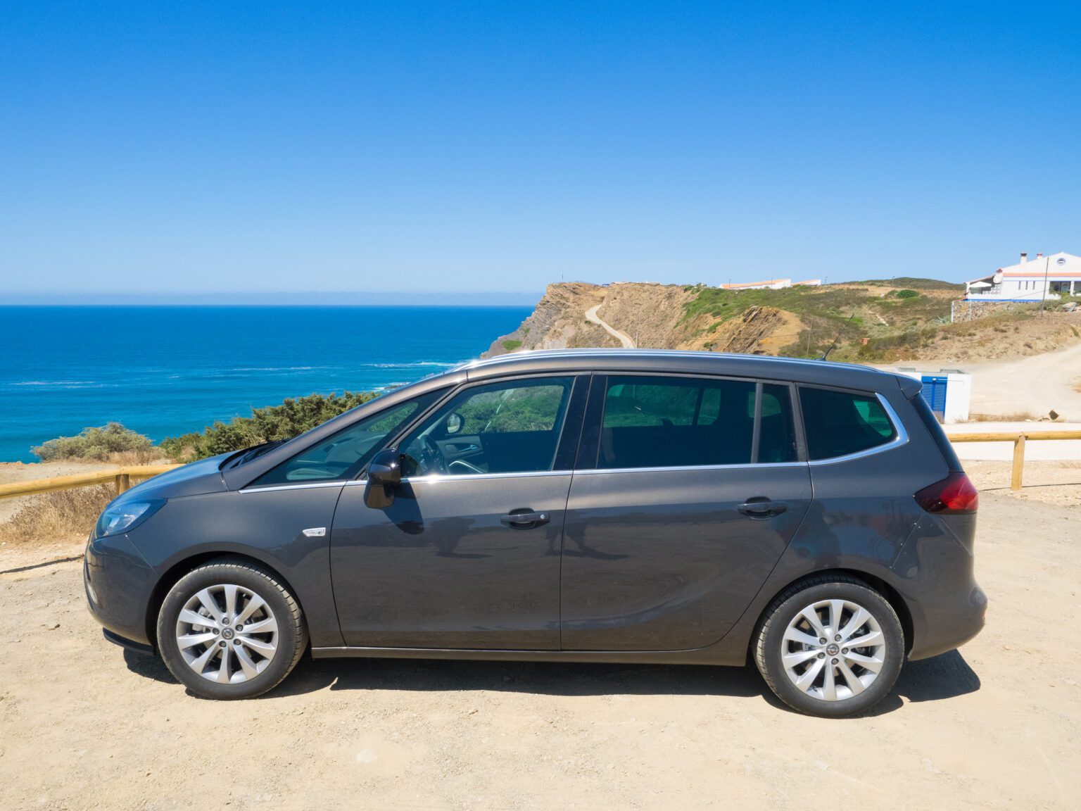 Elegantes Mietwagen Portugal Maut Ebenbild